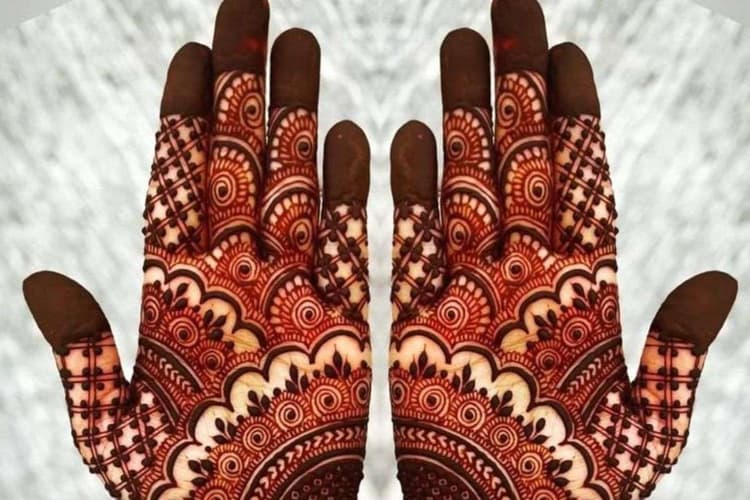 Latest Mehndi Design: रेयर और ट्रेंडिंग मेहंदी आइडियाज जो आपके हाथों को ...