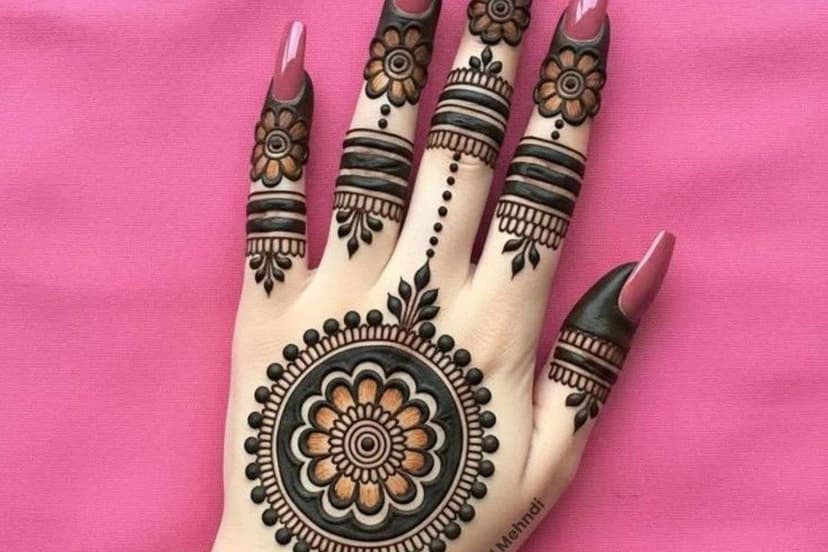 Latest Mehndi Design Images: शादी और त्योहारों के लिए ट्रेंडिंग सिंपल ...