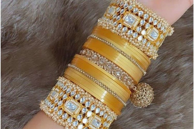 Latest Bangle Designs 2026:सोने के कंगन हुए पुराने,अब इन चूड़ी डिजाइन्स ...