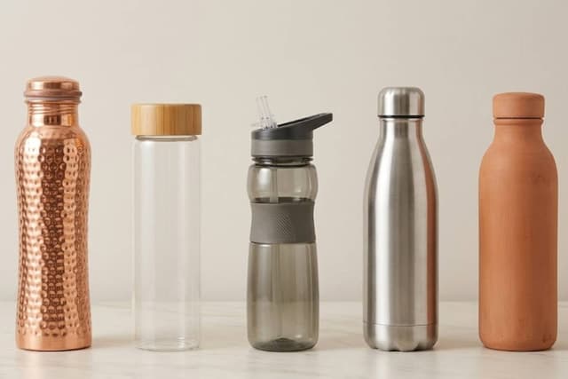 Healthiest Material for Water Bottles: प्लास्टिक, स्टील या तांबा - पानी ...