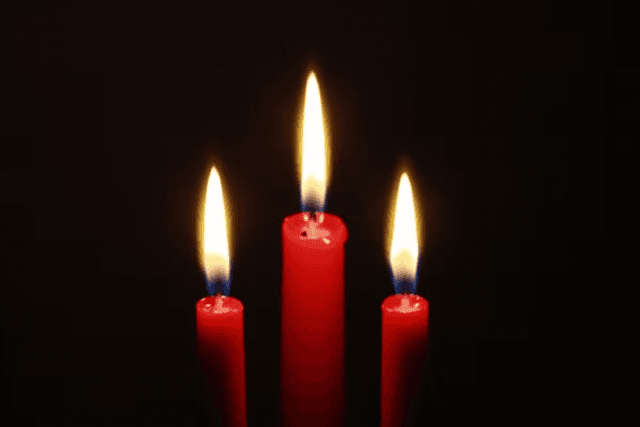 Red Candles Significance on Diwali: दिवाली की शाम लाल रंग की मोमबत्ती ...