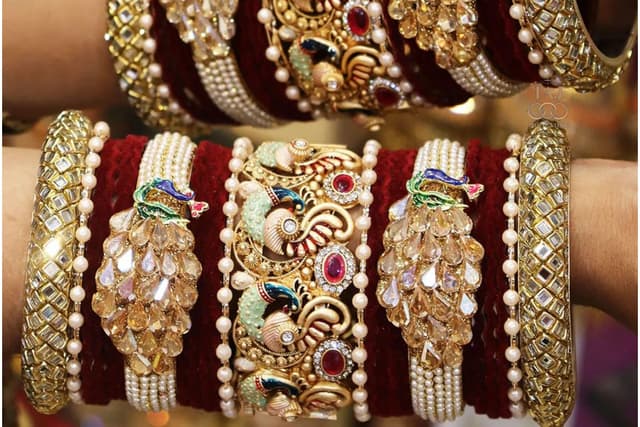 Latest Chudi Design: पहनें लेटेस्ट डिजाइन की चूड़ियां,पिया जी का ...