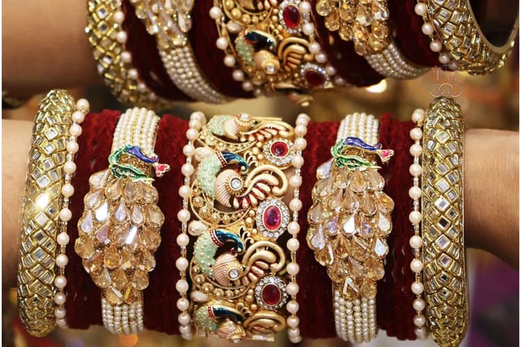 Latest Chudi Design: पहनें लेटेस्ट डिजाइन की चूड़ियां,पिया जी का ...