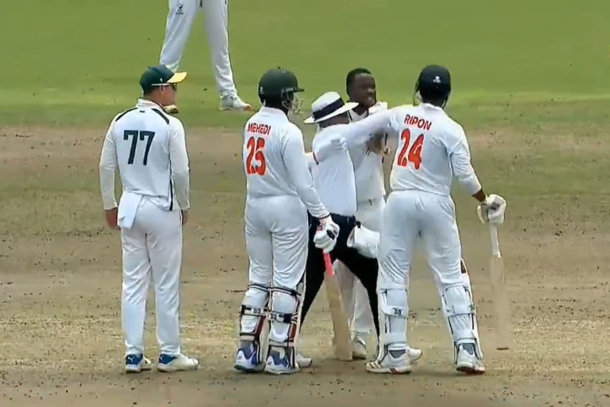 SA vs BAN: बांग्लादेश-द. अफ्रीकी खिलाड़ी मैदान पर ही भिड़े, गला पकड़ा ...