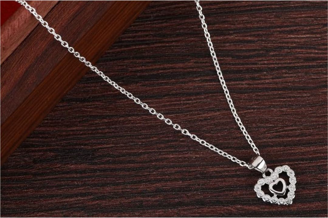 Latest Trendy Silver Chain Designs: प्यार के खूबसूरत लम्हों को सजाए ...