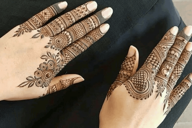 Latest Mehndi Designs 2025: सावन में रचाएं ये स्टाइलिश और हल्की मेहंदी ...
