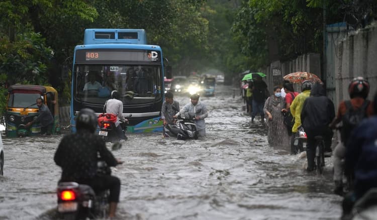 Aaj Ka Mausam: अगले 36 घंटे में भारी से बहुत भारी बारिश, रफ्तार में ...