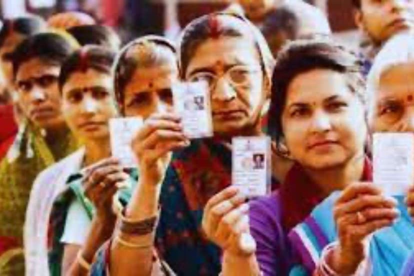 Bihar Chunav 2025: पटना में चुनाव को लेकर प्रशासन सख्त, पोलिंग बूथ पर ...
