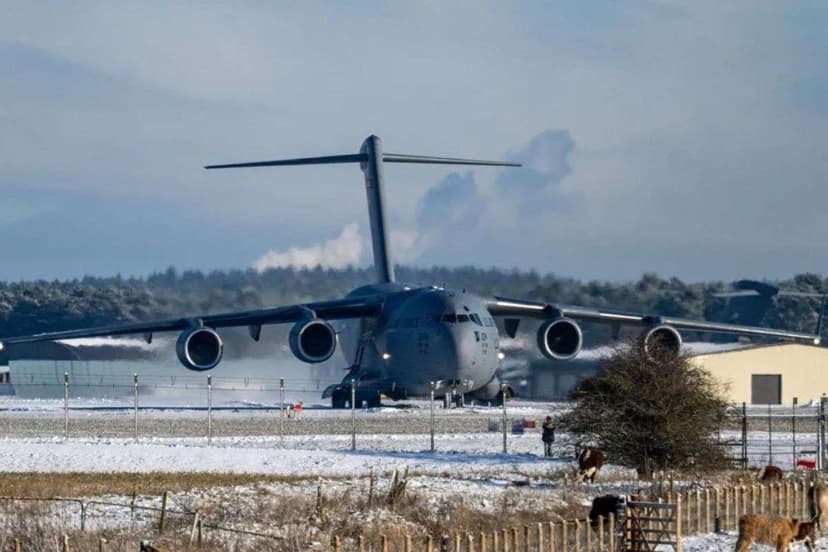 US Military UK Deployment: वेनेजुएला के बाद अगला टारगेट कौन? ब्रिटेन ...