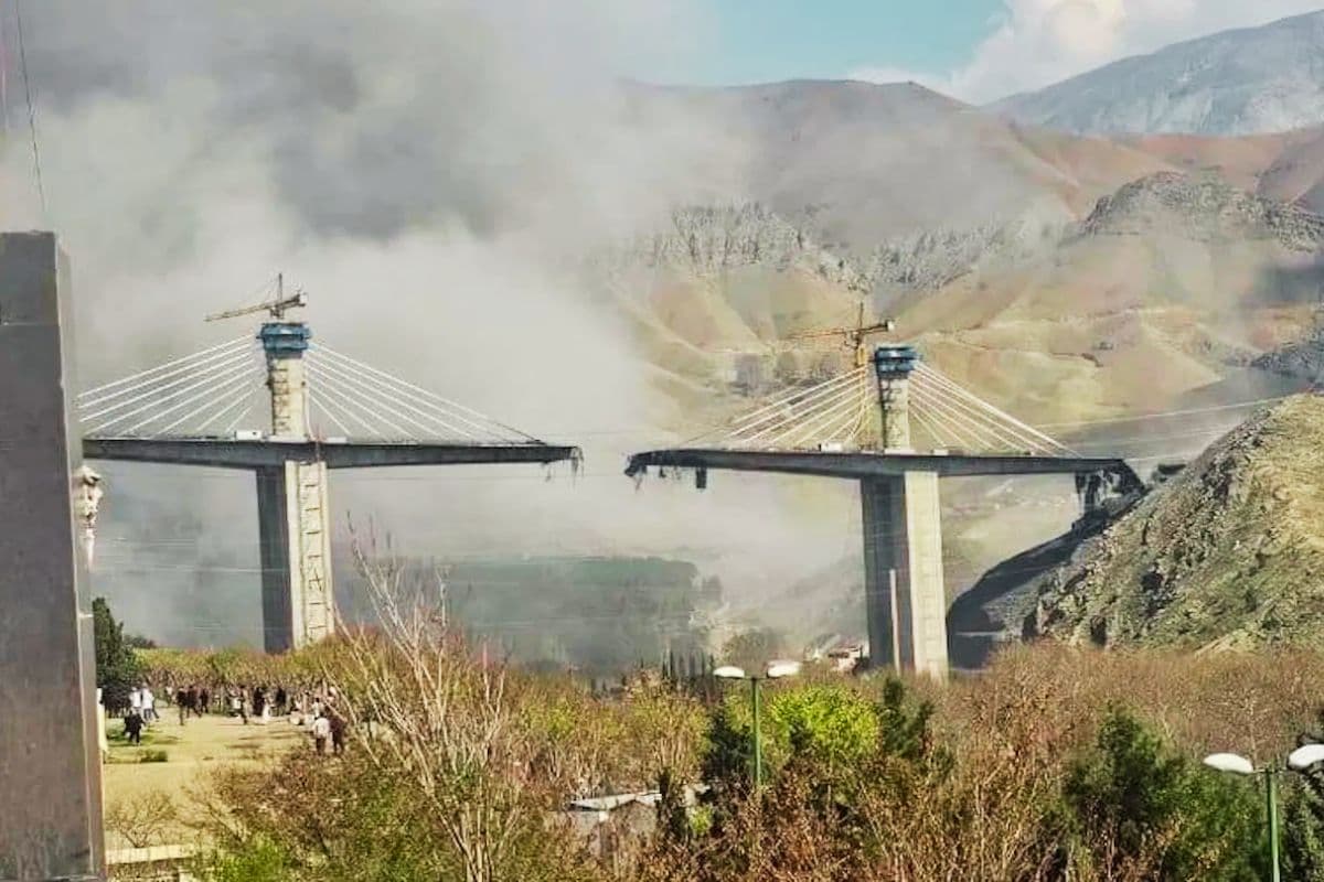 Tehran Karaj Bridge: तेहरान-कर्ज लाइफलाइन ब्रिज तबाह, 3300 करोड़ का ...