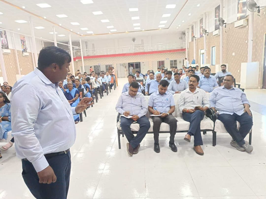 कार्यालयों में हिंदी का करें प्रयोग