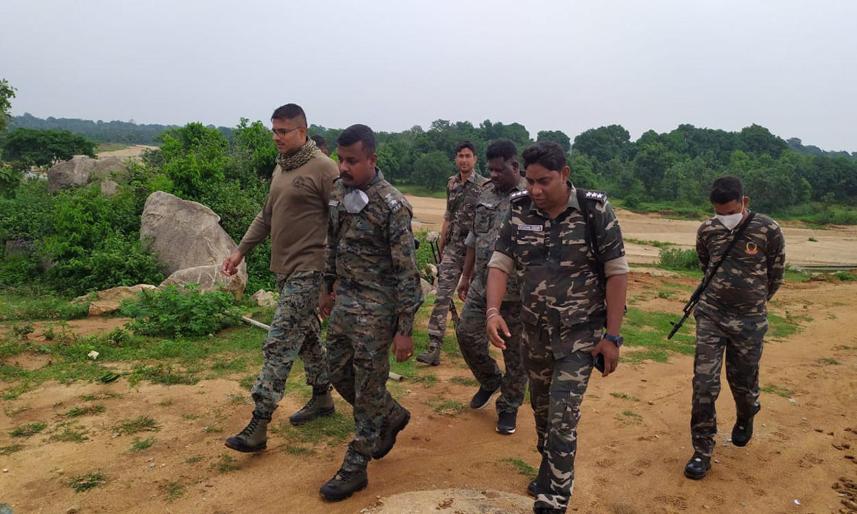 दसई करमा मेला गये आदिम जनजाति पारा टीचर सहित 2 लोगों की हत्या, पुलिस ...