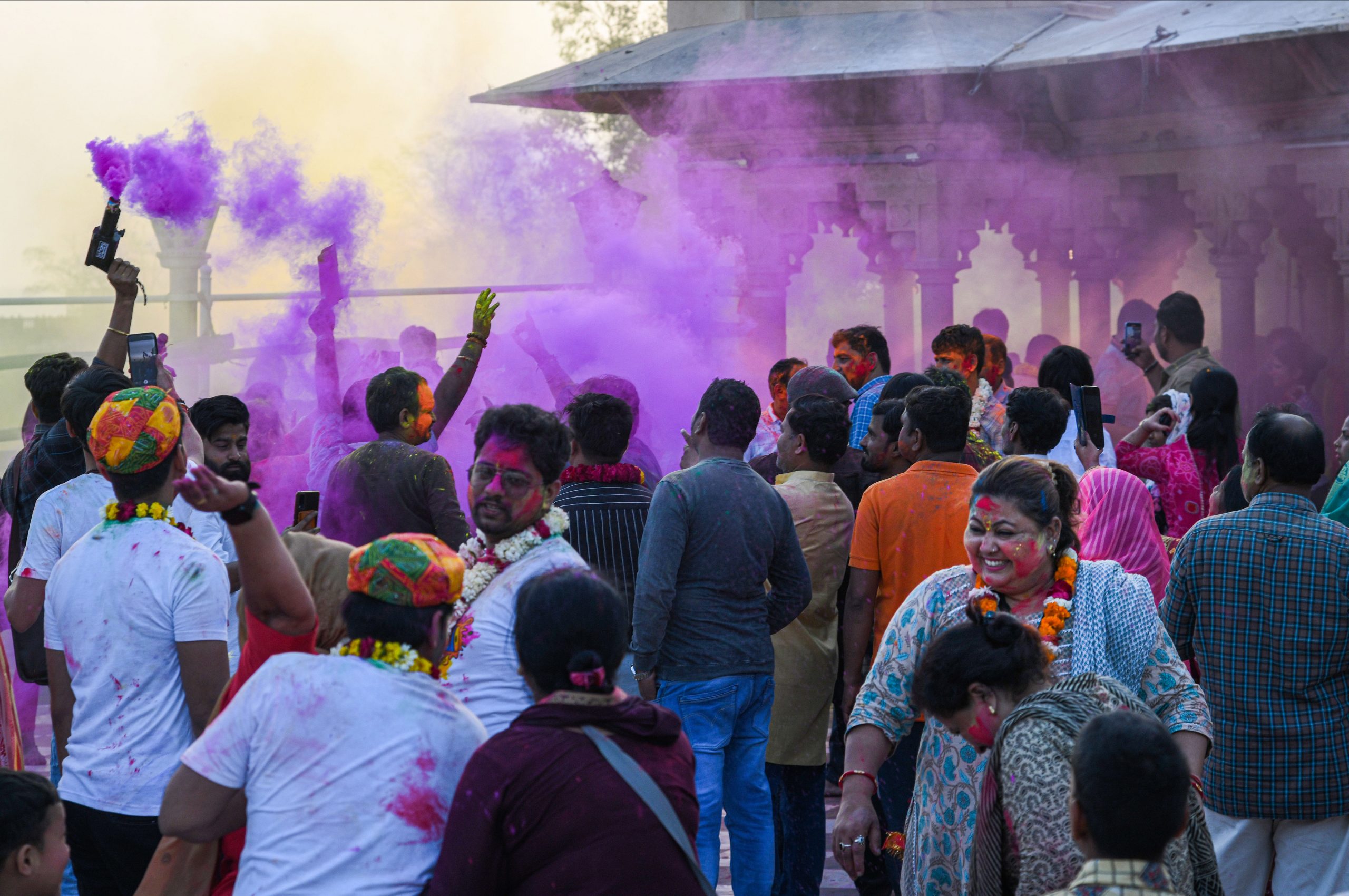 Holi of Jaipur Gulal Gota used instead of artificial colors