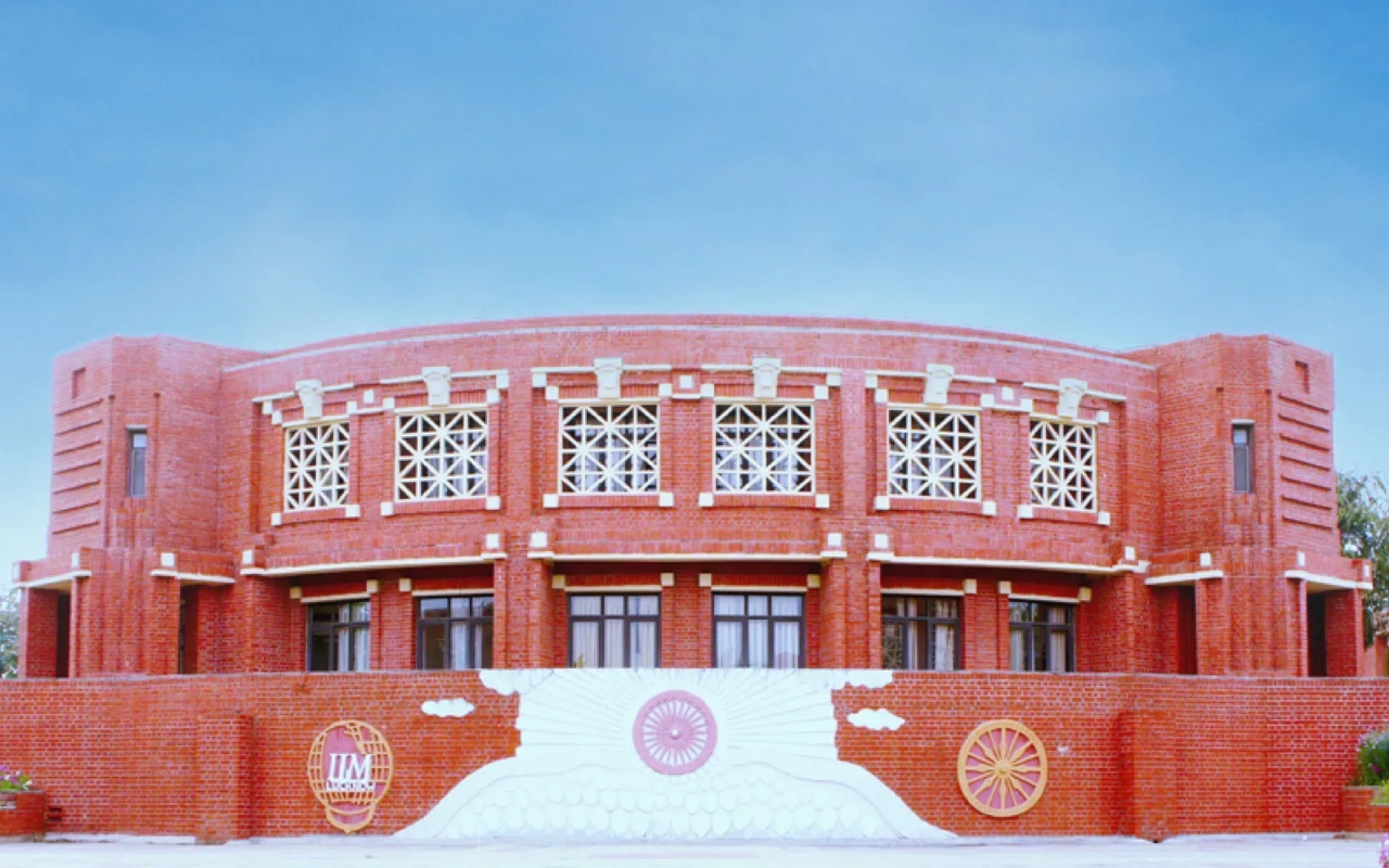 IIM Lucknow launches Executive Management Program