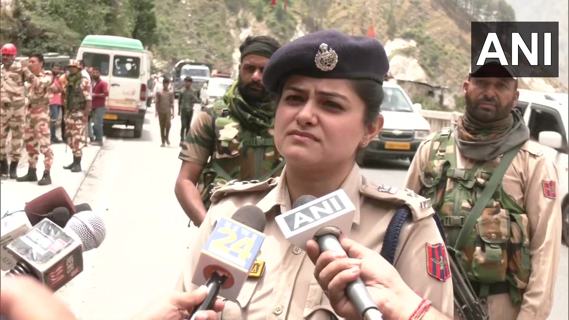 Photo Story: केबीसी के बाद फिर चर्चा में आयीं IPS मोहिता शर्मा, जम्मू में टाली विस्फोट की बड़ी ...