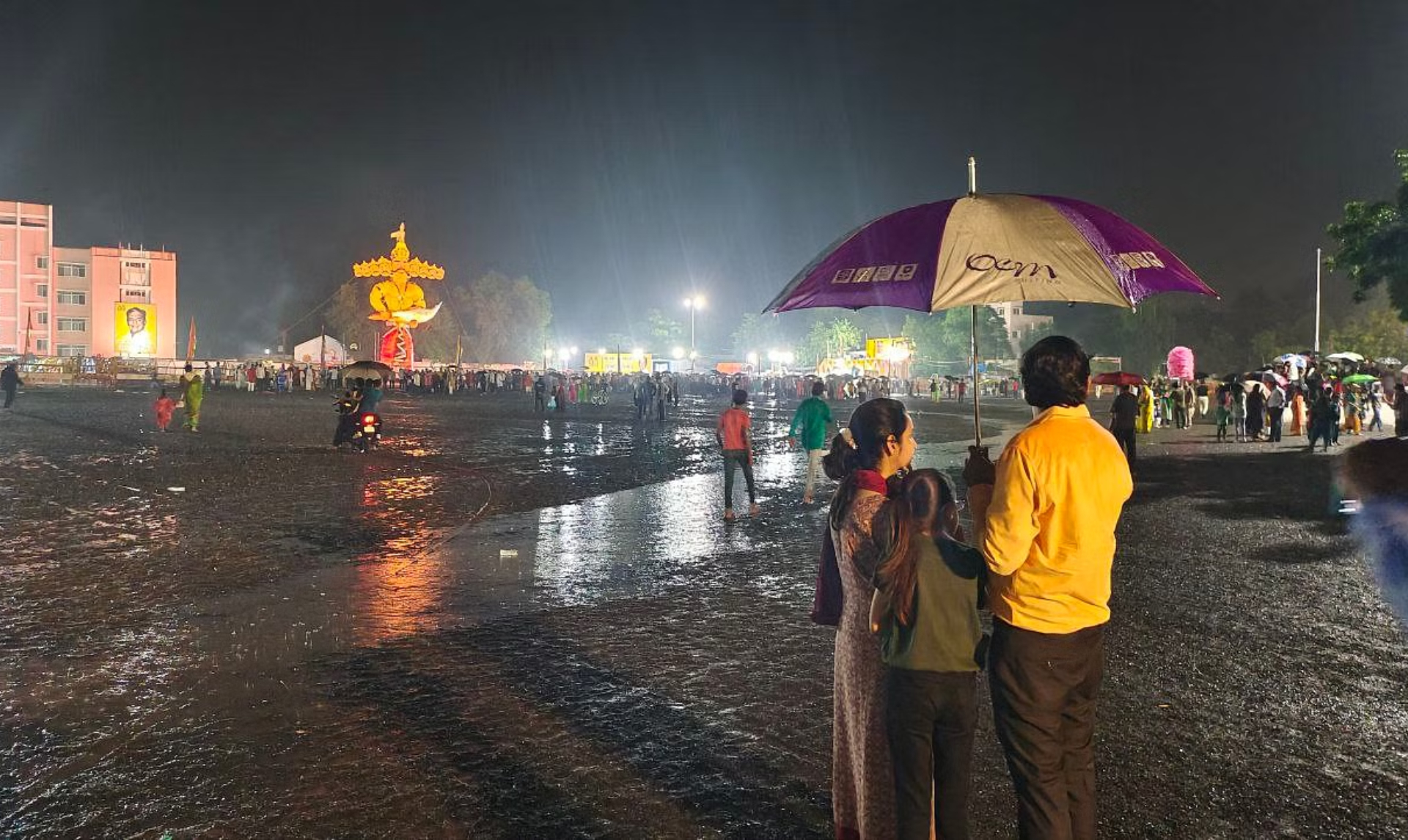 weather forecast durga puja heavy rain tej cyclone tracker