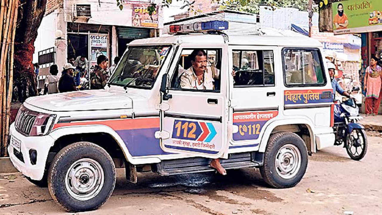 drunkard injured 6 policemen of dial 112 in siwan