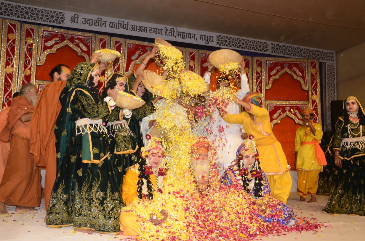 Holi at Karshni Udasin Ramanreti Ashram