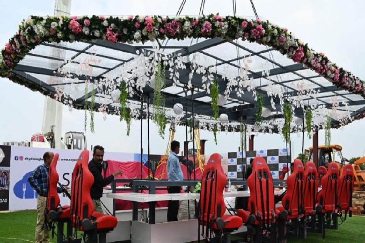 enjoy eating while sitting in air Sky Dining Restaurant