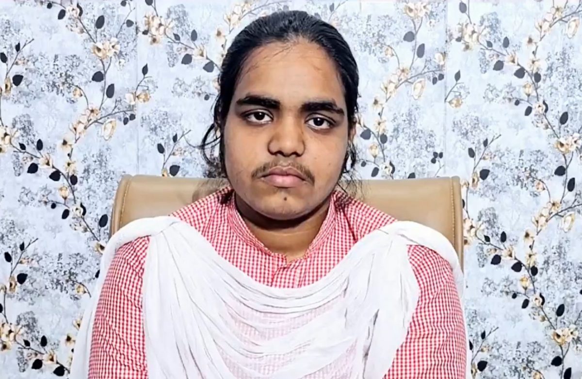 UP Board Topper यूपी बोर्ड टॉपर प्राची से प्रियंका गांधी ने की बात