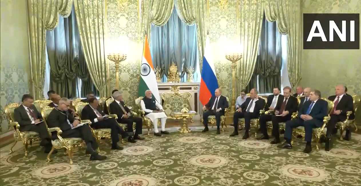 PM Modi Putin Meeting: पीएम मोदी और पुतिन की मुलाकात, भारत के हित की ...