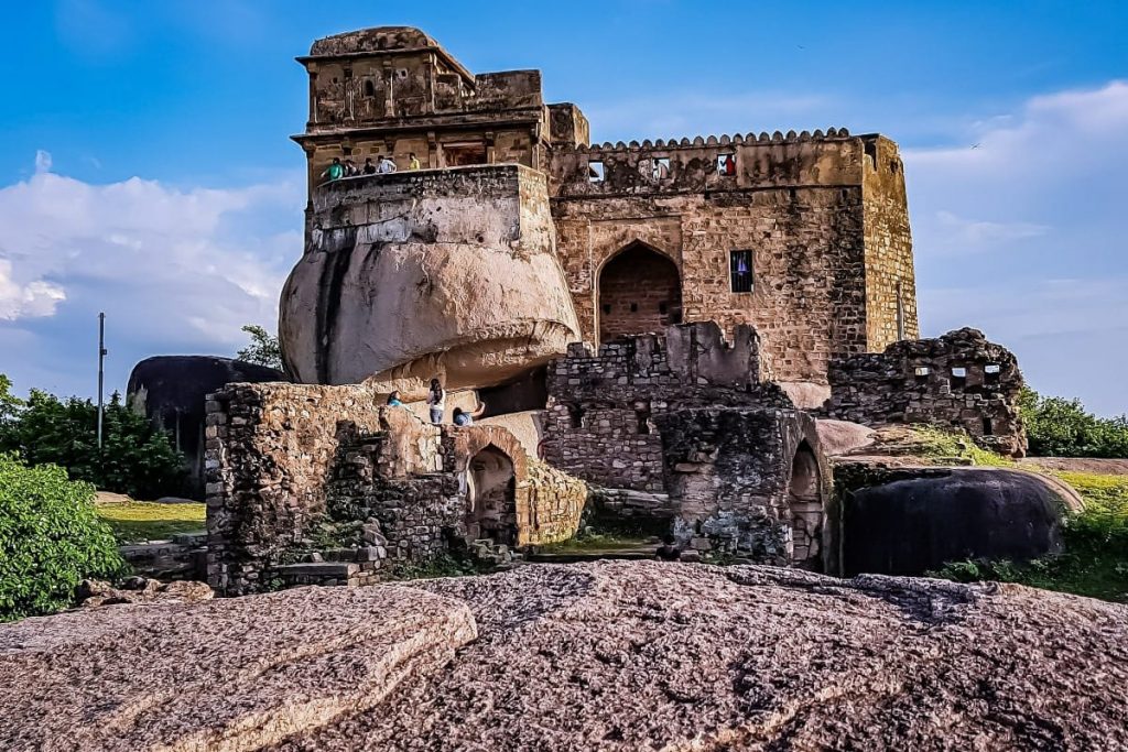MP Tourism:11वीं शताब्दी का एक प्रमुख सैन्य गढ़-रानी दुर्गवाती का किला