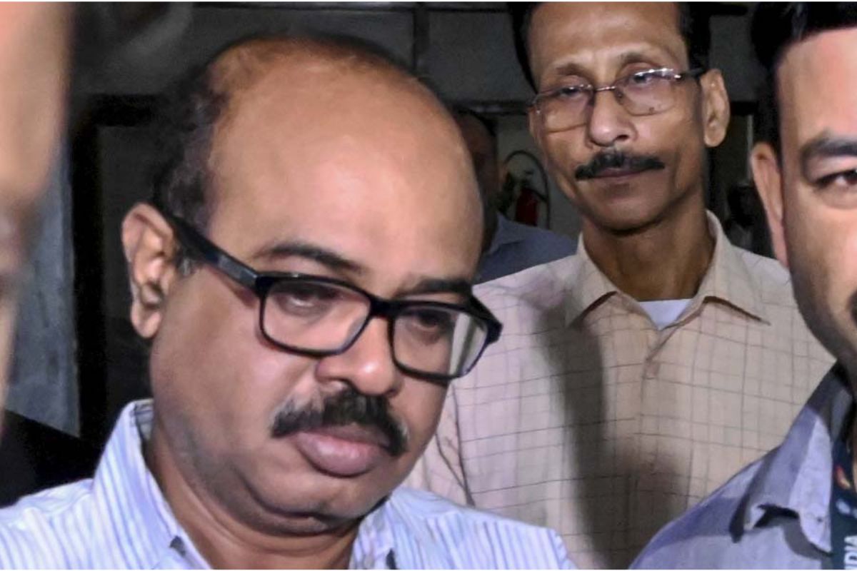 Kolkata Doctor Murder Case : टाला थाने के पूर्व ओसी पड़े बीमार ...