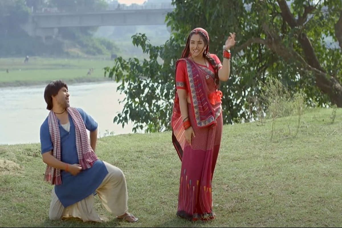 Maroon Color Sadiya Song: भोजपुरी गाना मरून कलर सड़िया कई सुपरहिट गानों ...