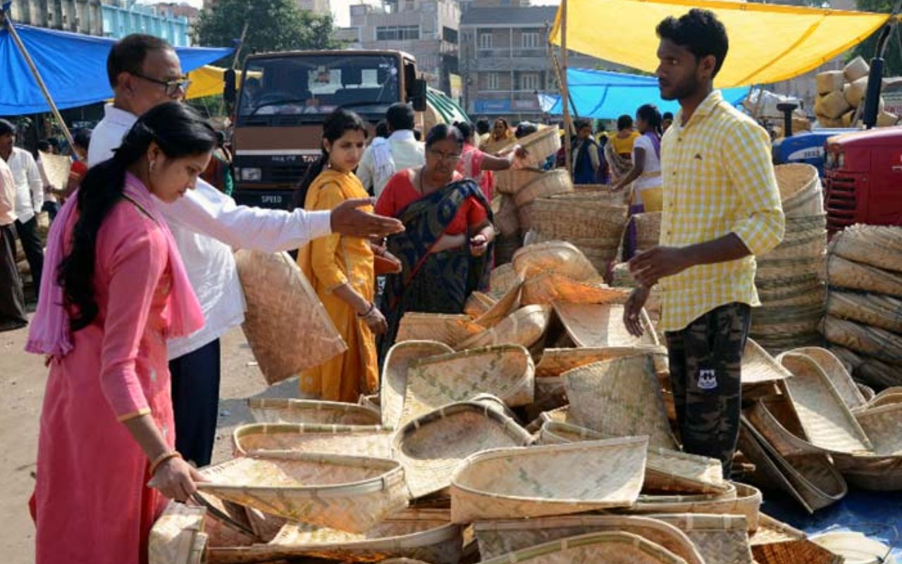Chhath Puja Samgri: छठ पूजा के सामग्रियों से पटा शहर व बाजार, इस बार ...