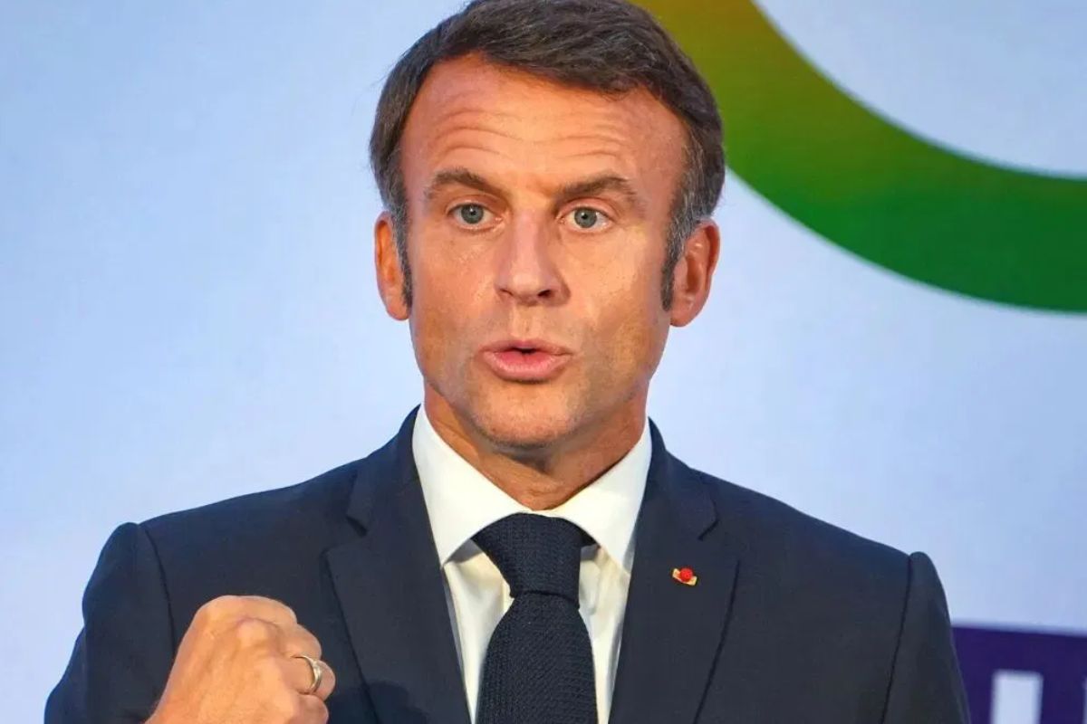 French Government in Crisis: फ्रांस में सरकार पर संकट, अविश्वास ...