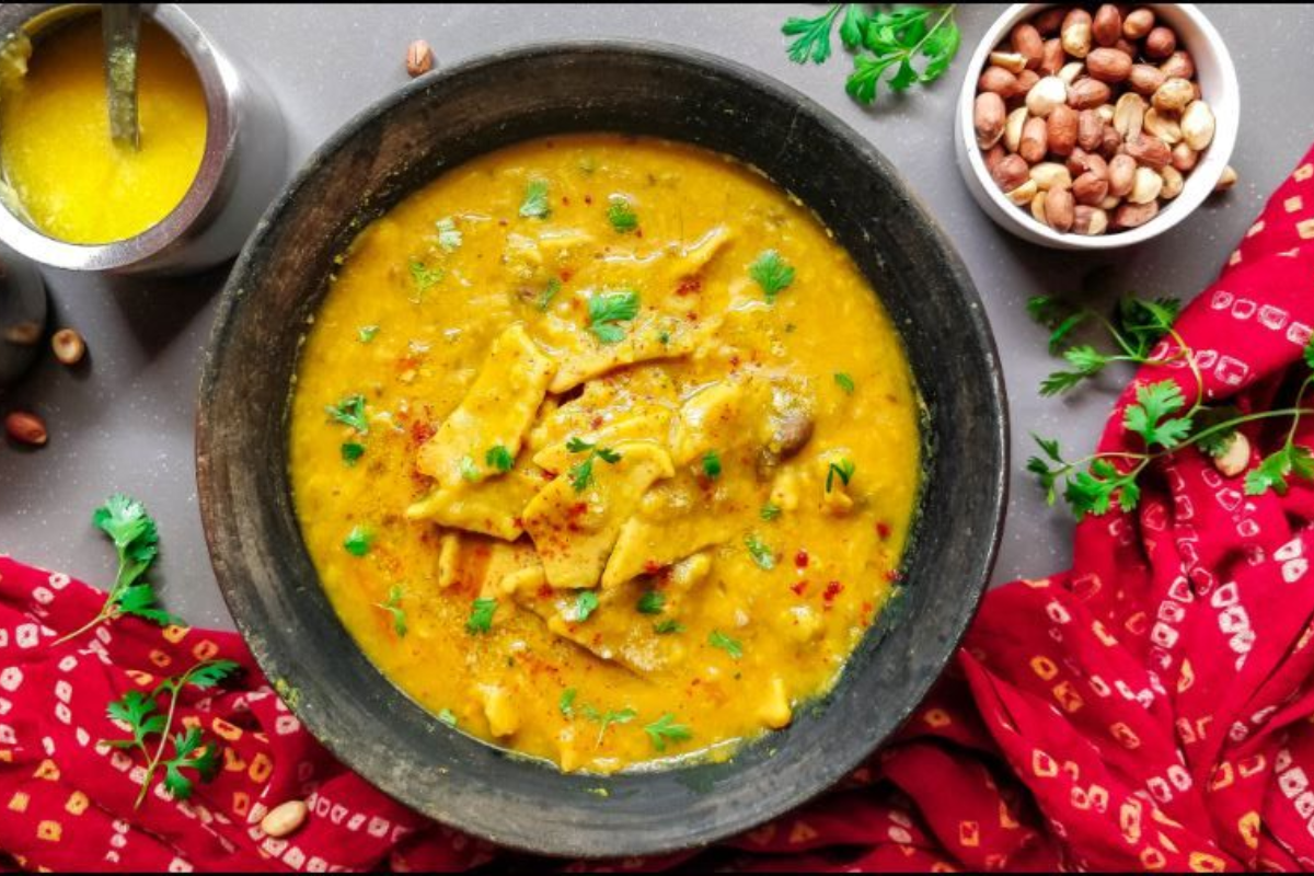 Marwari Dal Dhokli Recipe: इस रेसिपी को करें फॉलो और बनाएं पारंपरिक ...