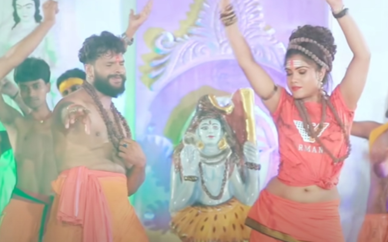 Khesari lal Yadav Bolbam Song: गले में रुद्र की माला पहने खेसारी महादेव ...